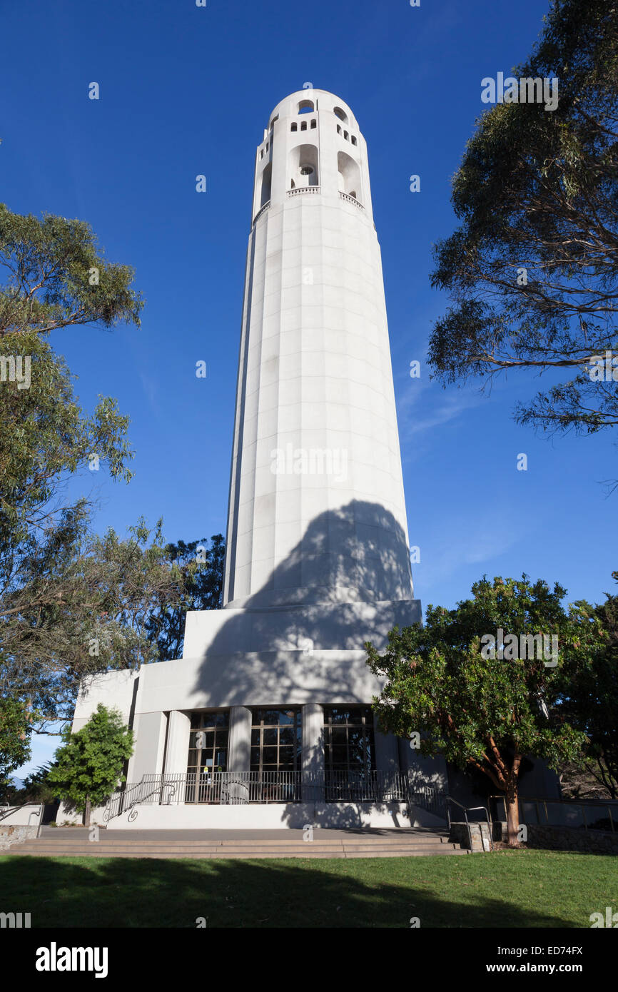 Coit Tower in San Francisco's Telegraph Hill Neighborhood Stock Photo ...