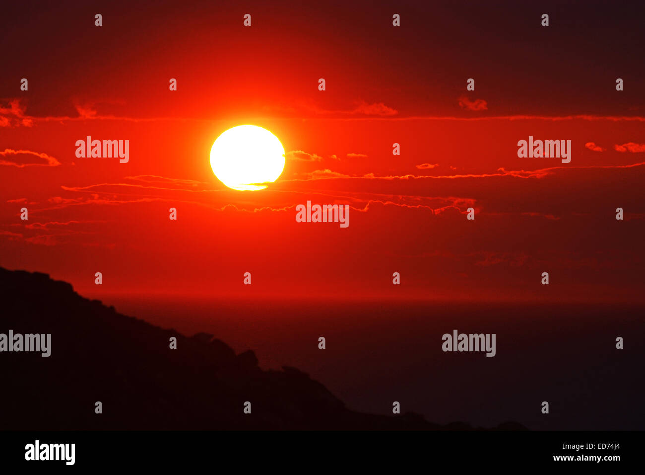 The sun and ocean hi-res stock photography and images - Alamy