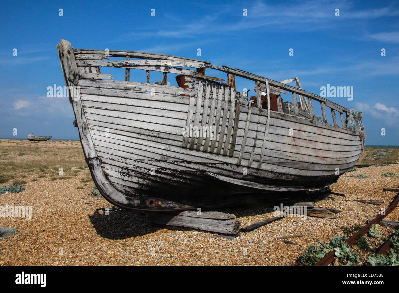 Abandoned boat on the shingle at Dungeness, Britain's only desert Stock ...