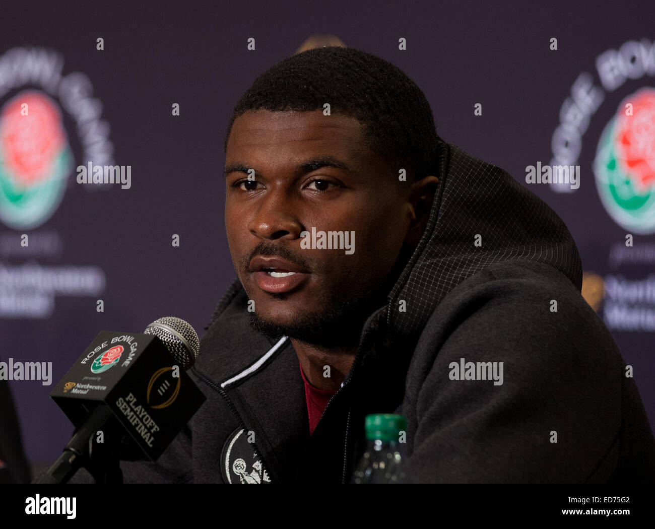 Los Angeles, CA, USA. 30th Dec, 2014. Florida State Seminoles defensive ...