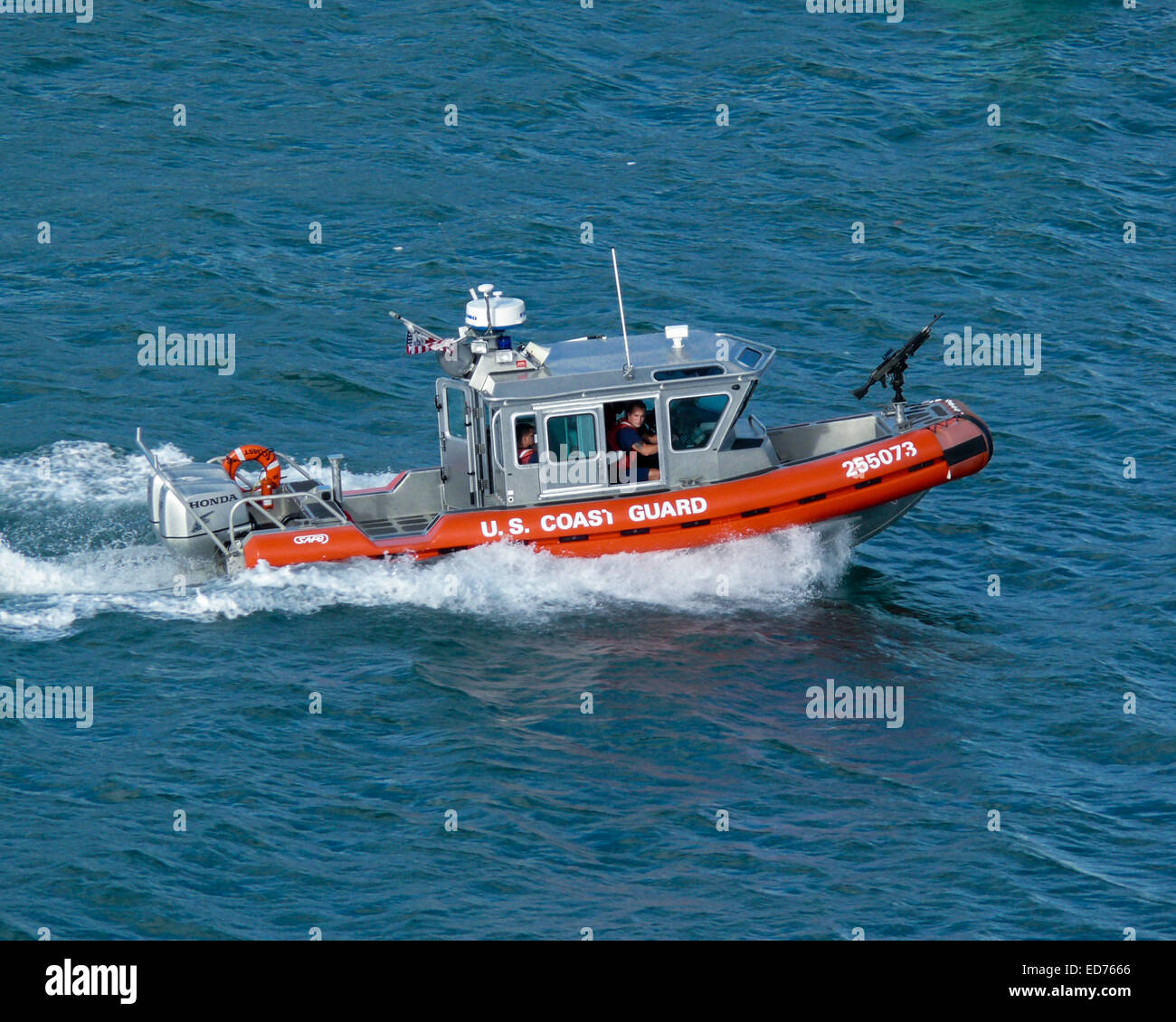 Defender class hi-res stock photography and images - Alamy