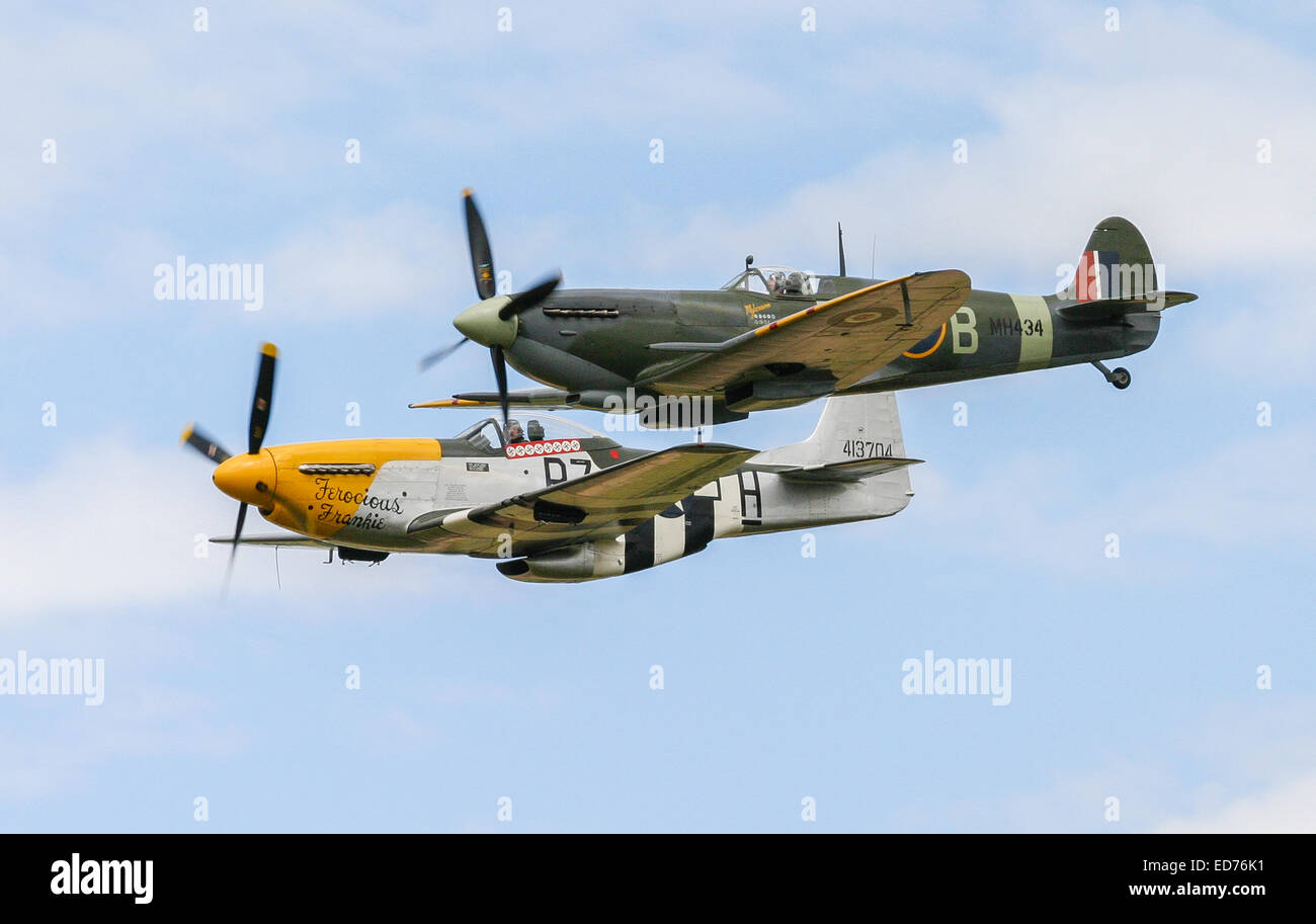 Spitfire and mustang fighters hi-res stock photography and images - Alamy
