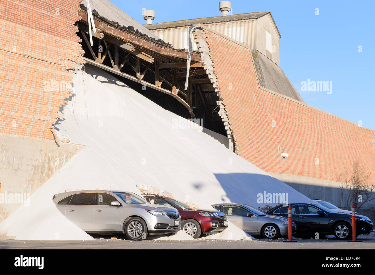 Morton salt building hi-res stock photography and images - Alamy