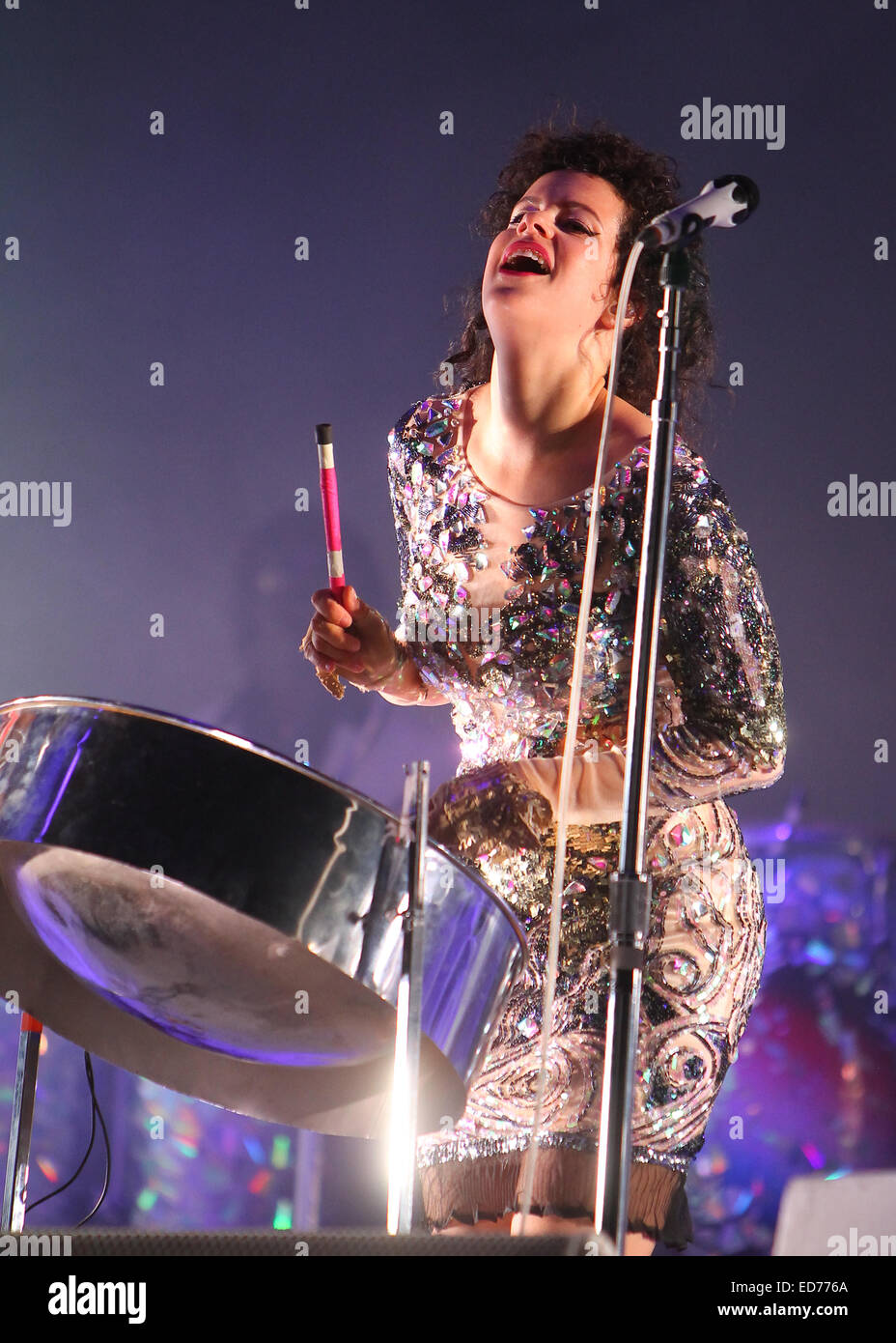 Glastonbury Festival 2014 - Performances - Day 2 - Arcade Fire ...