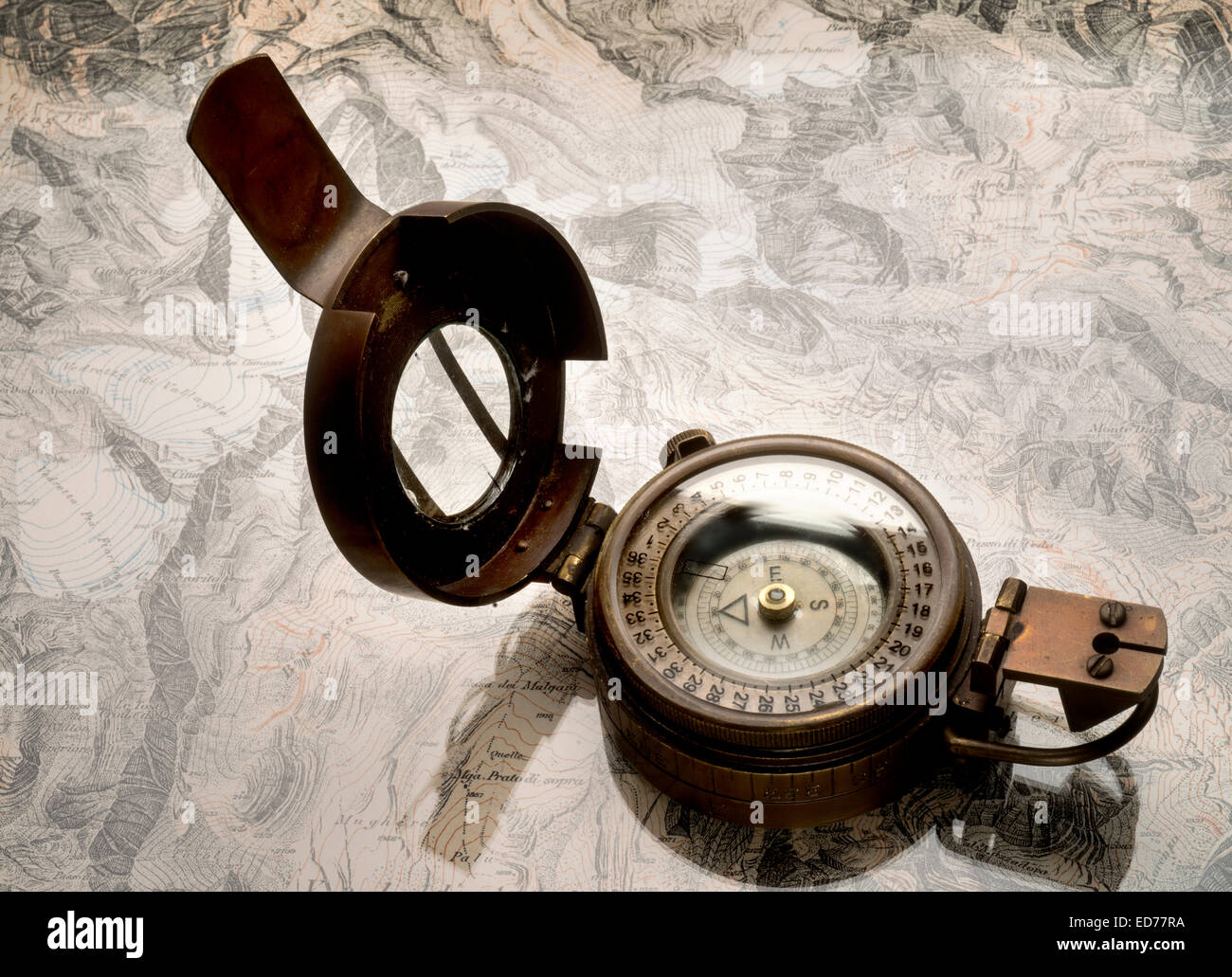 Compass and map hi-res stock photography and images - Alamy