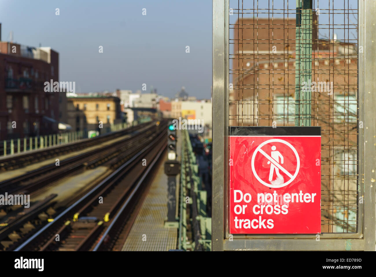 Morning commute, going from Brooklyn to Manhattan at Lorimer Street ...