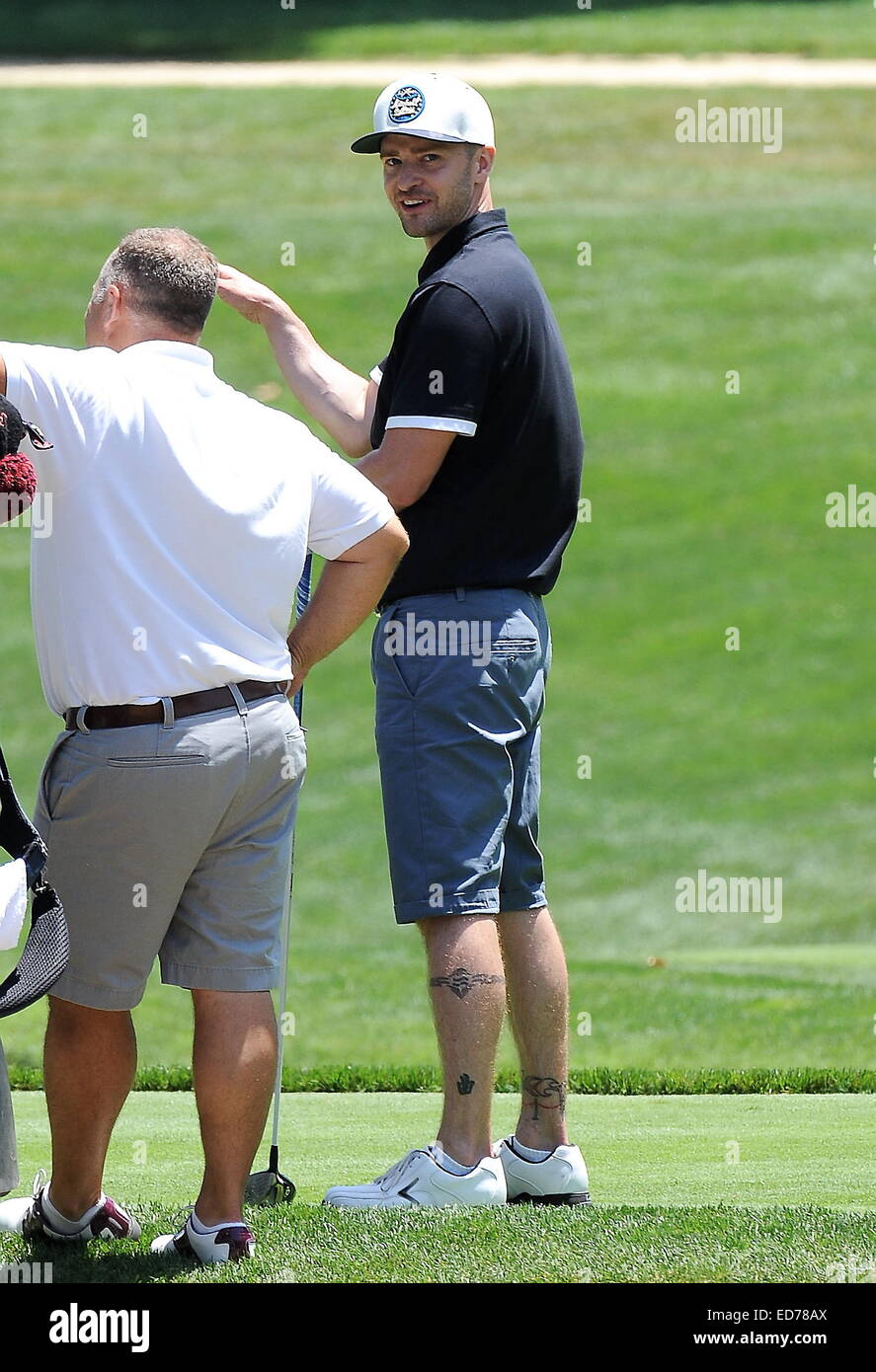 Justin Timberlake plays golf at Lakeside Golf Club in Studio City ...