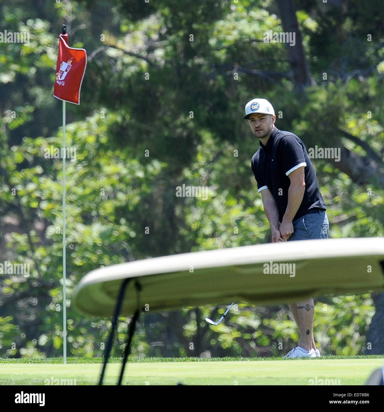 Justin Timberlake plays golf at Lakeside Golf Club in Studio City ...