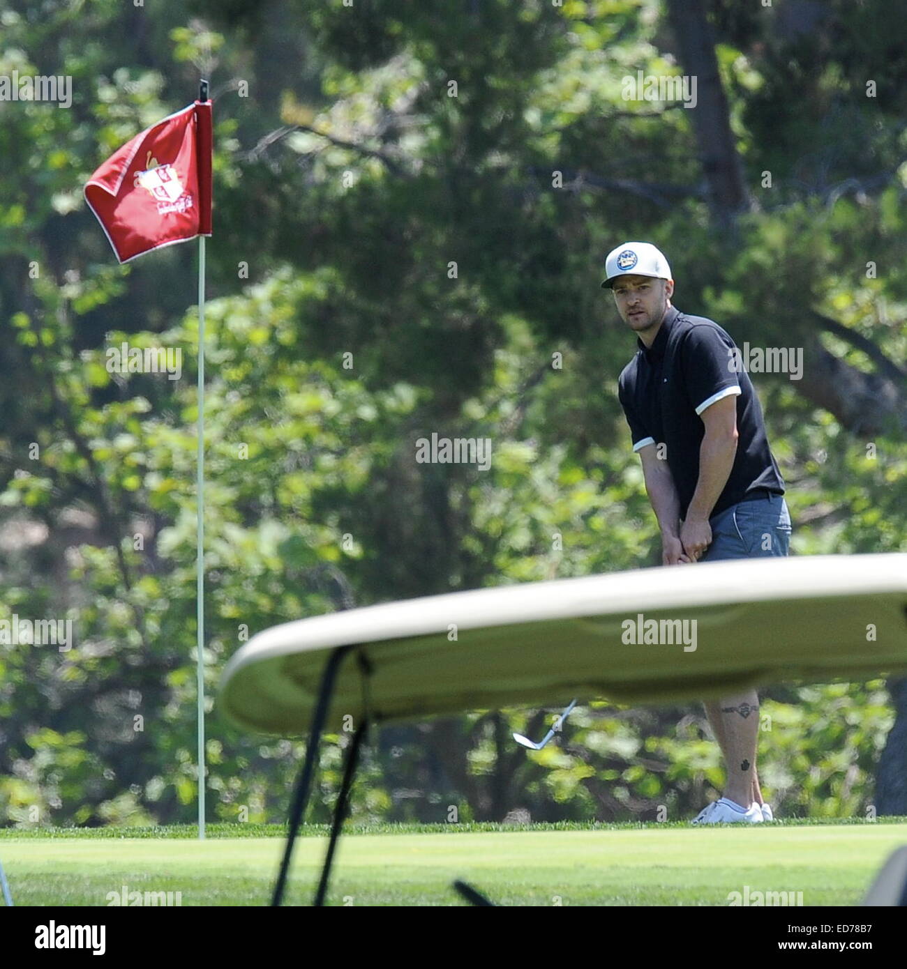 Justin Timberlake plays golf at Lakeside Golf Club in Studio City ...