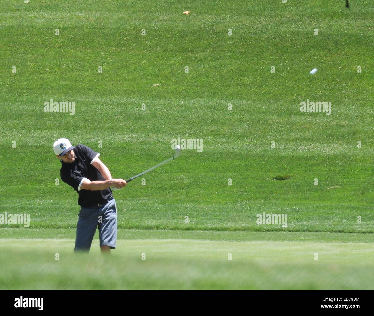 Justin Timberlake plays golf at Lakeside Golf Club in Studio City ...