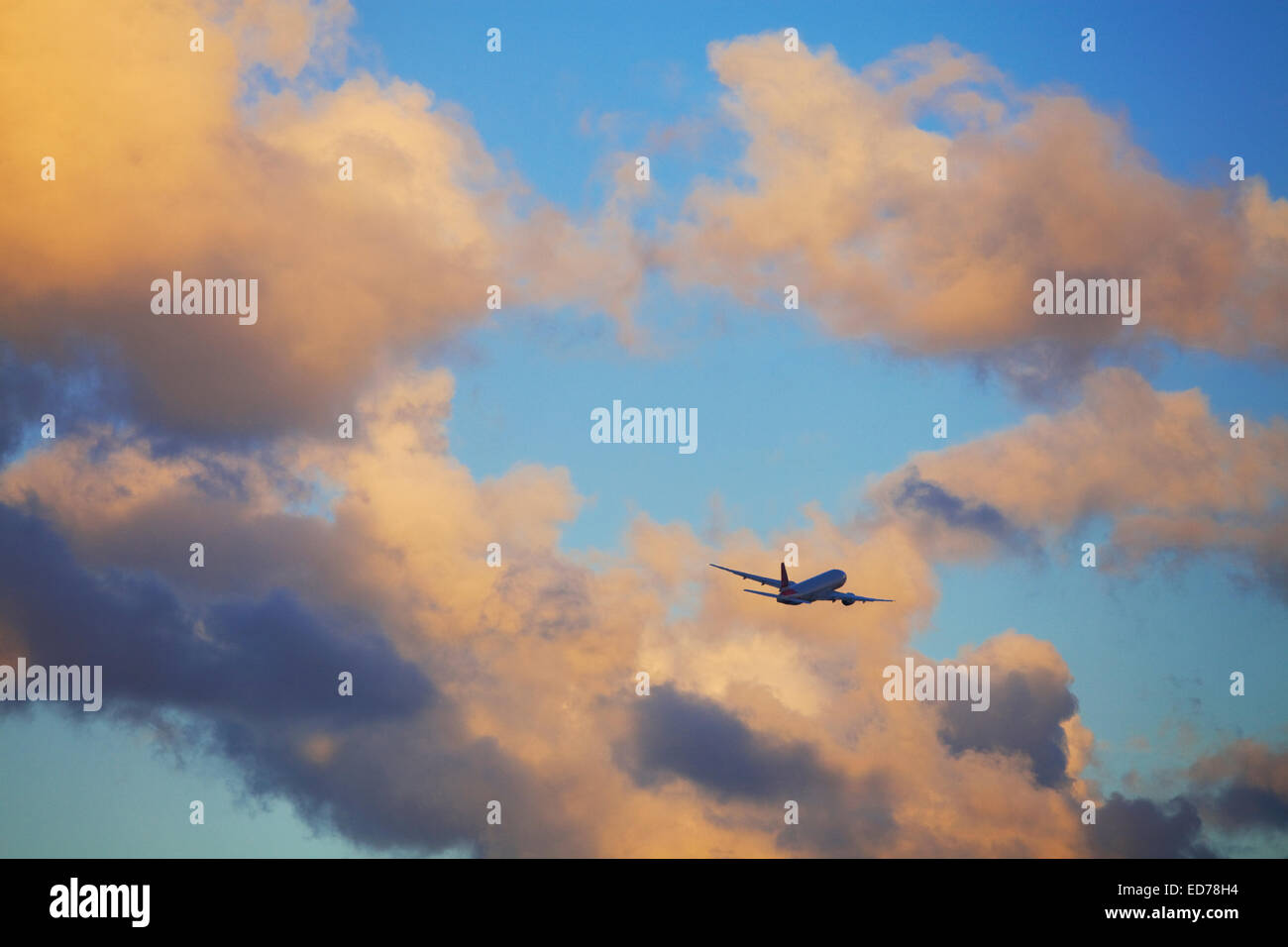 Commercial airliner in flight near Miami, Florida, USA Stock Photo - Alamy