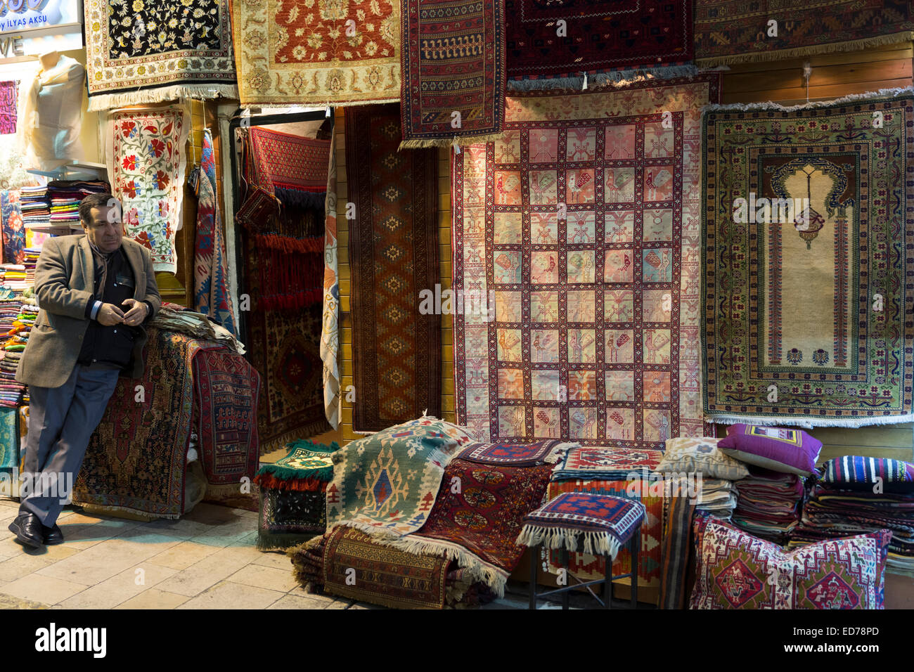 Turkish carpets hi-res stock photography and images - Alamy