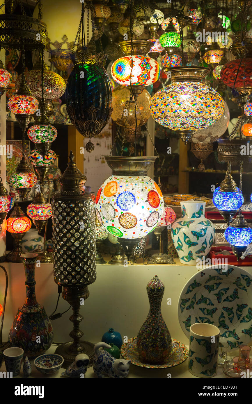 Lamps shop hi-res stock photography and images - Alamy