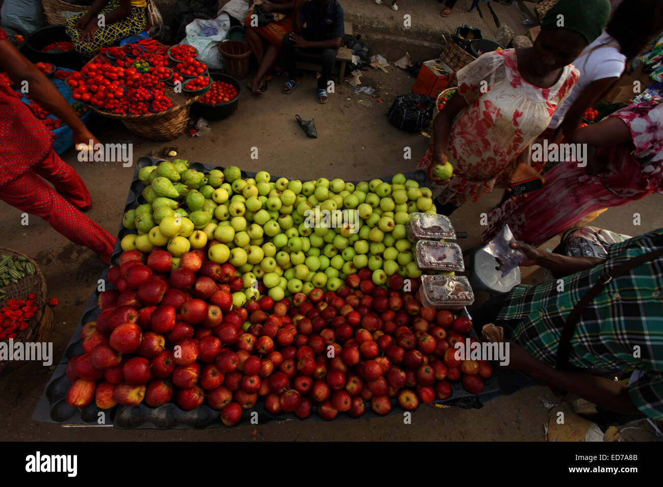 Lagos nigeria market hi-res stock photography and images - Alamy