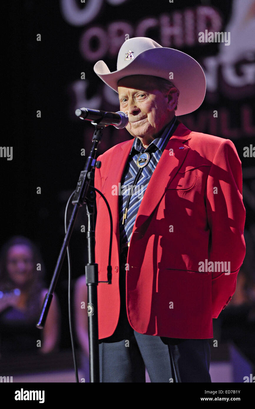 File. 29th Dec, 2014. Veteran country star JIMMY DICKENS, who turned 94 ...