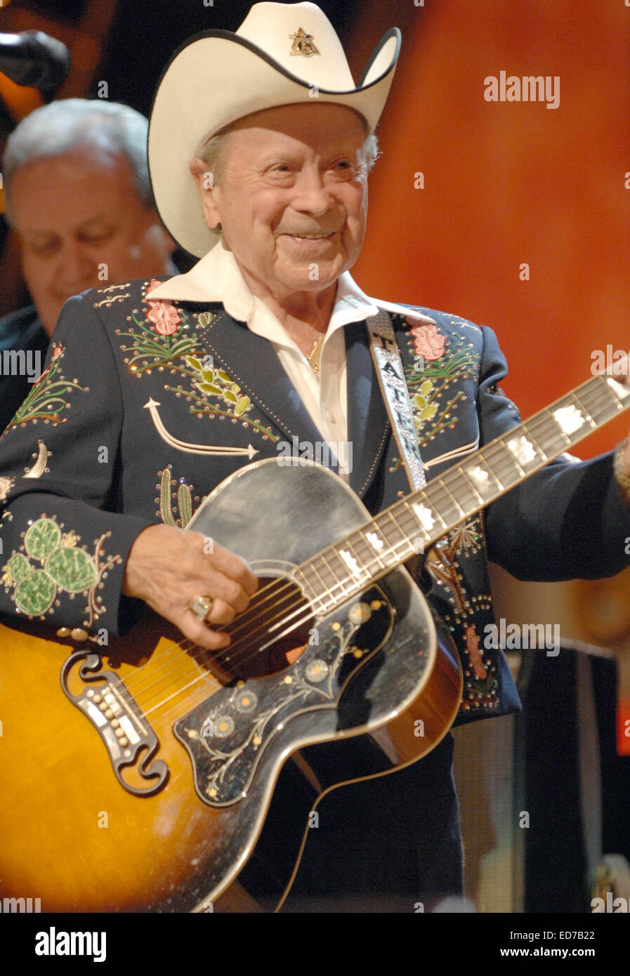 File. 29th Dec, 2014. Veteran country star JIMMY DICKENS, who turned 94 ...
