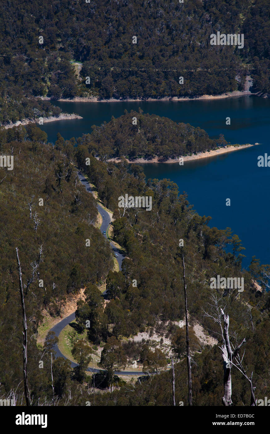 The Alpine Way Highway passes Tumut Ponds Reservoir Snowy Mountains NSW ...