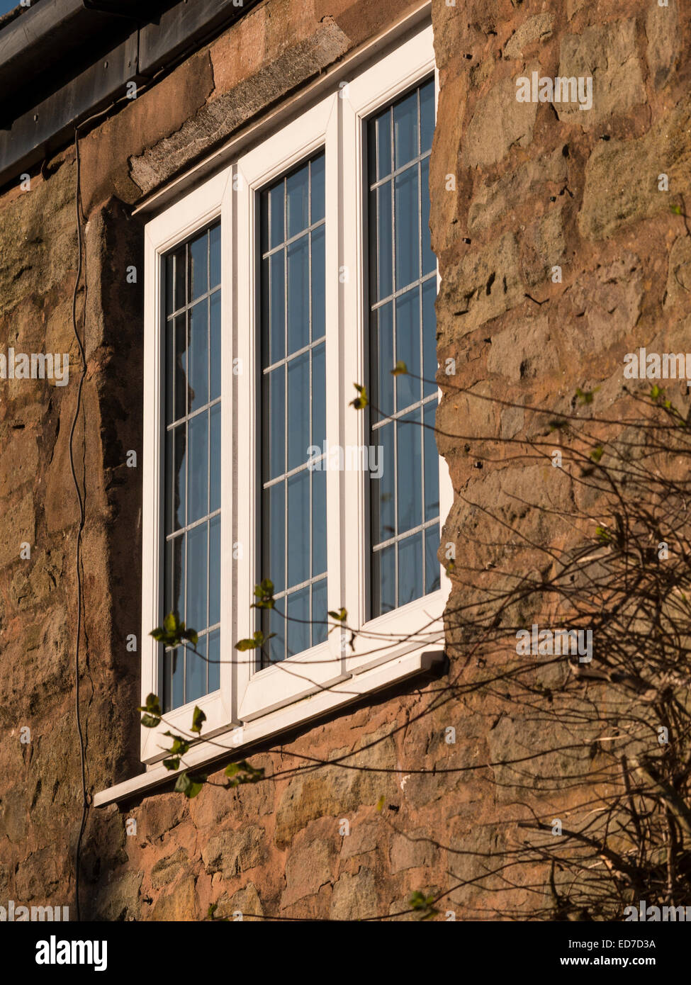 Traditional cottage exterior hi-res stock photography and images - Alamy