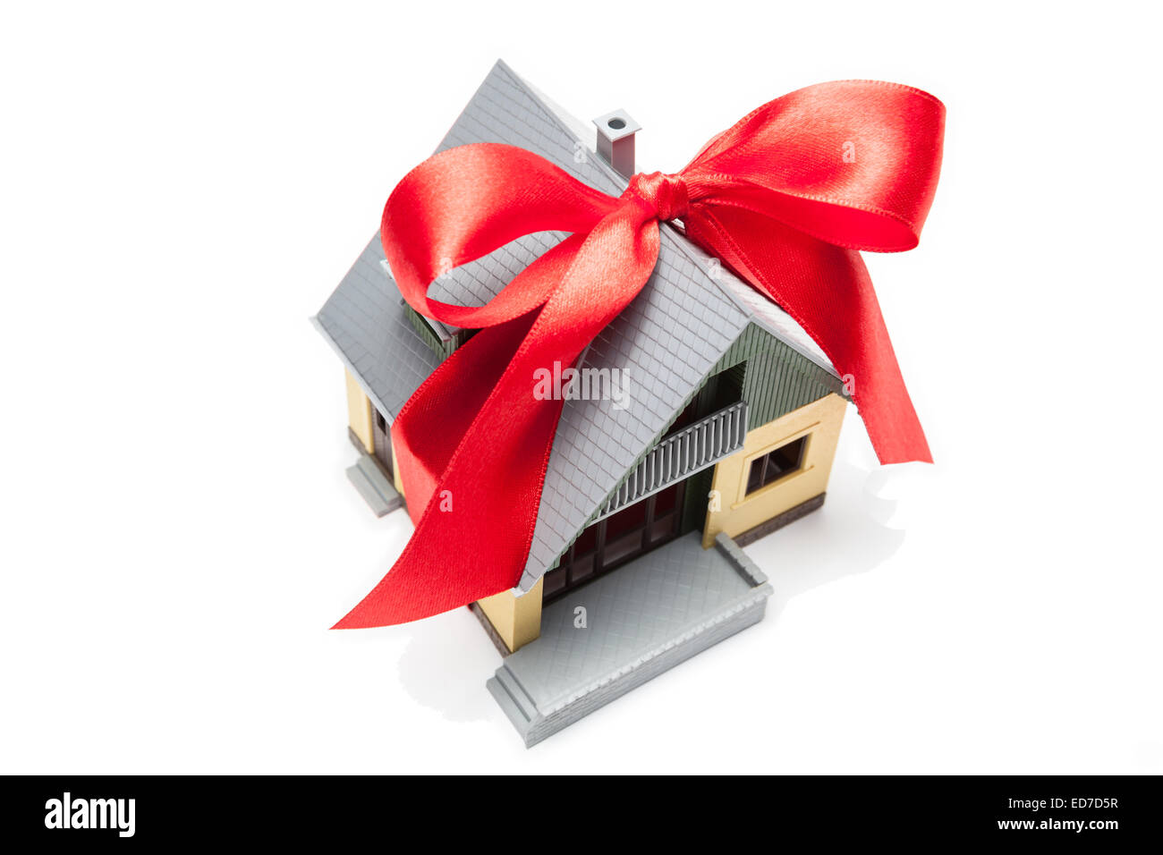 White house with red roof Cut Out Stock Images & Pictures - Alamy