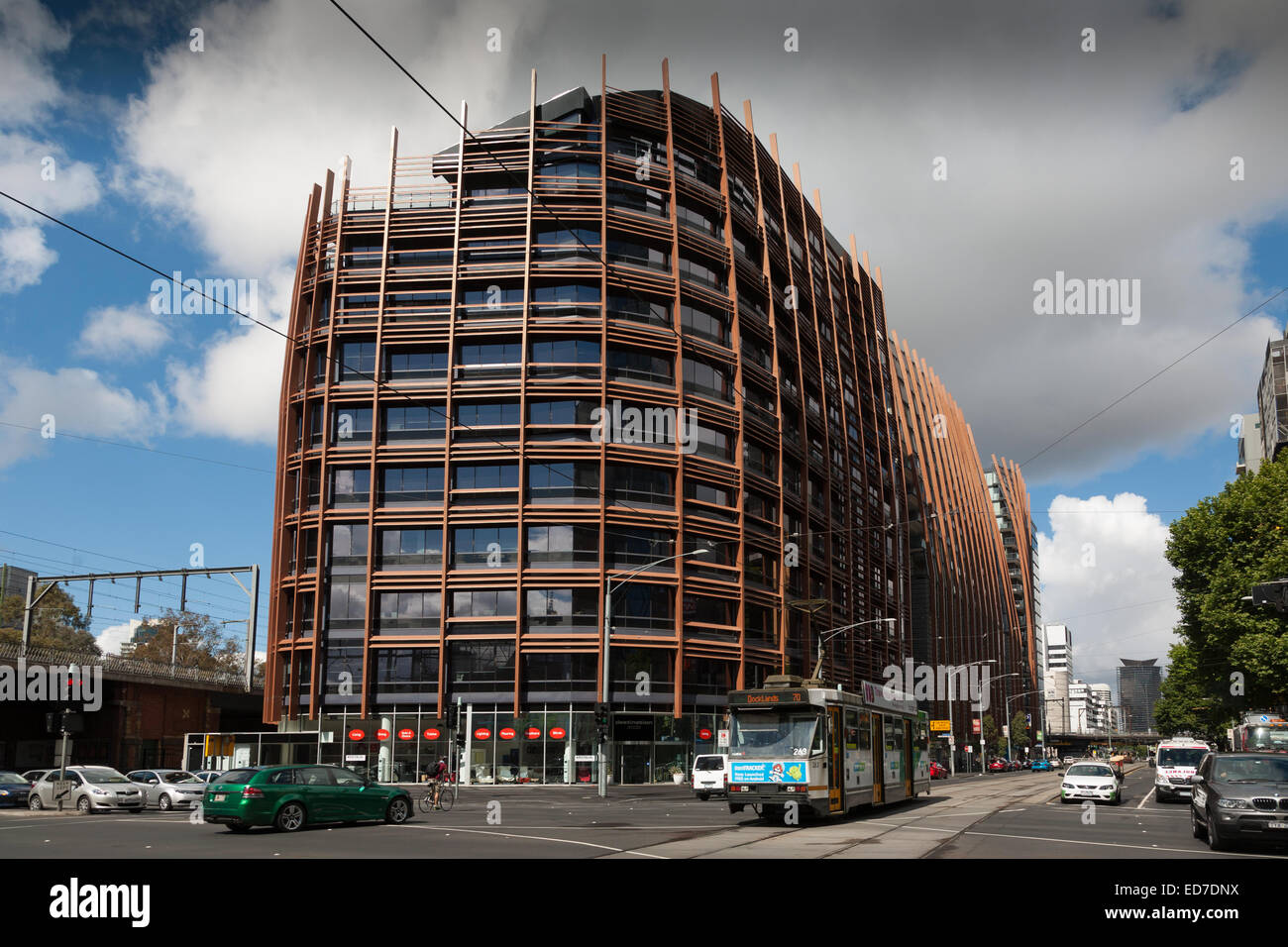Modern commercial architecture Northbank 525 Flinders Street, Melbourne ...