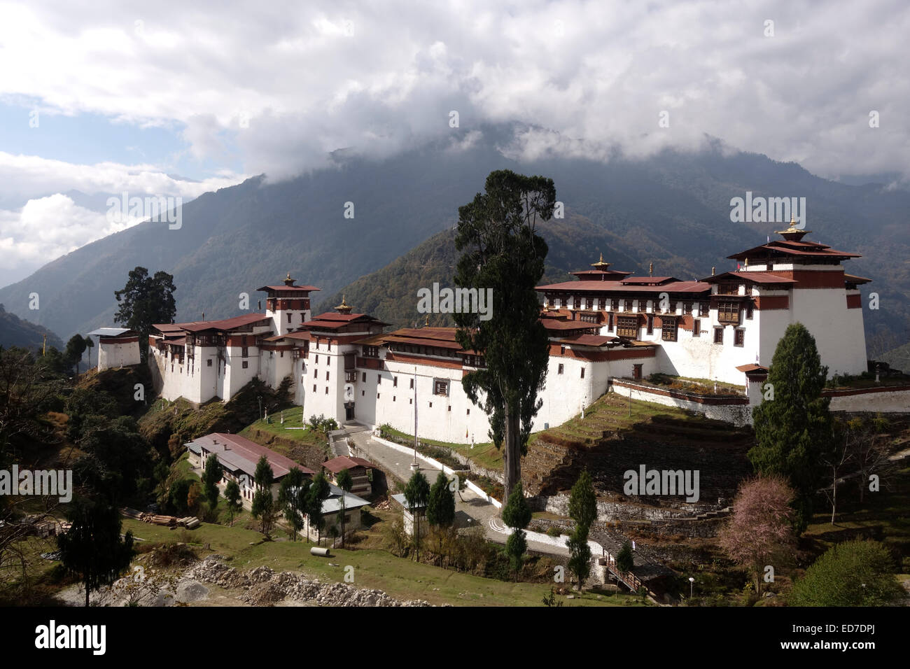 Trongsa fortress hi-res stock photography and images - Alamy