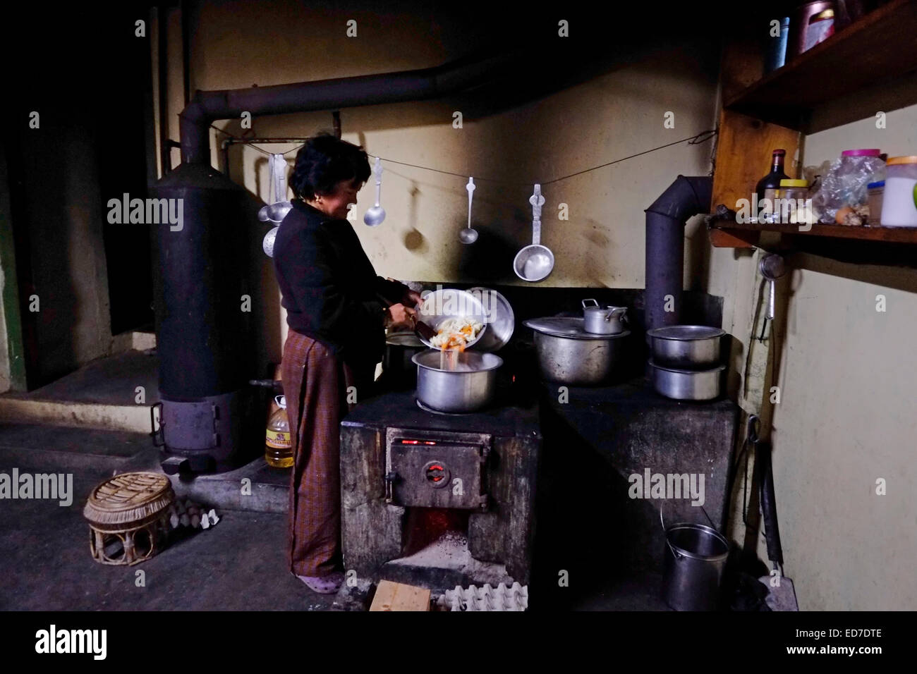 Bhutan traditional cook hi-res stock photography and images - Alamy