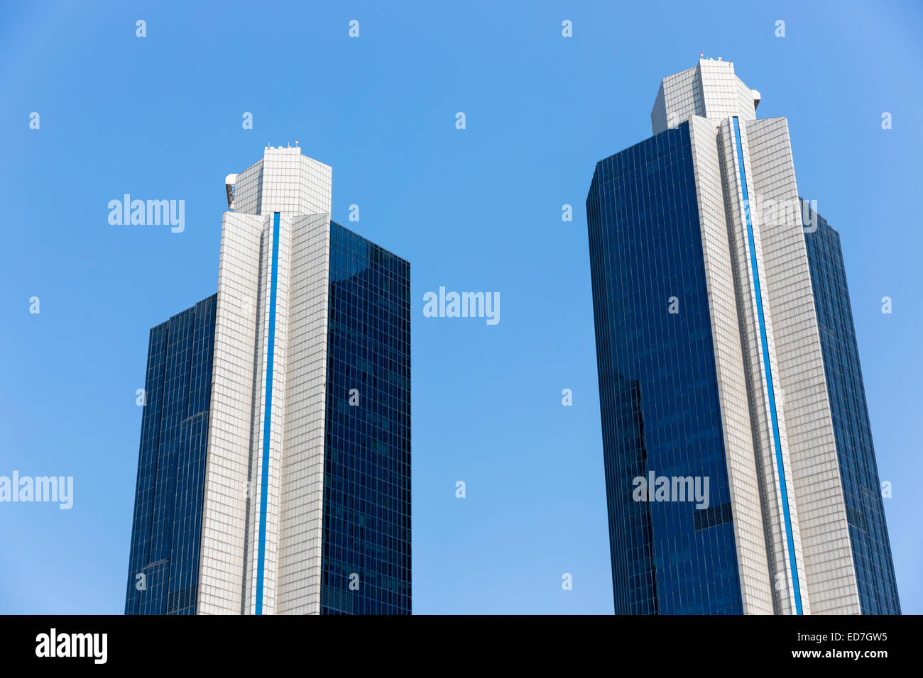 Financial district office skyscrapers hi-res stock photography and ...