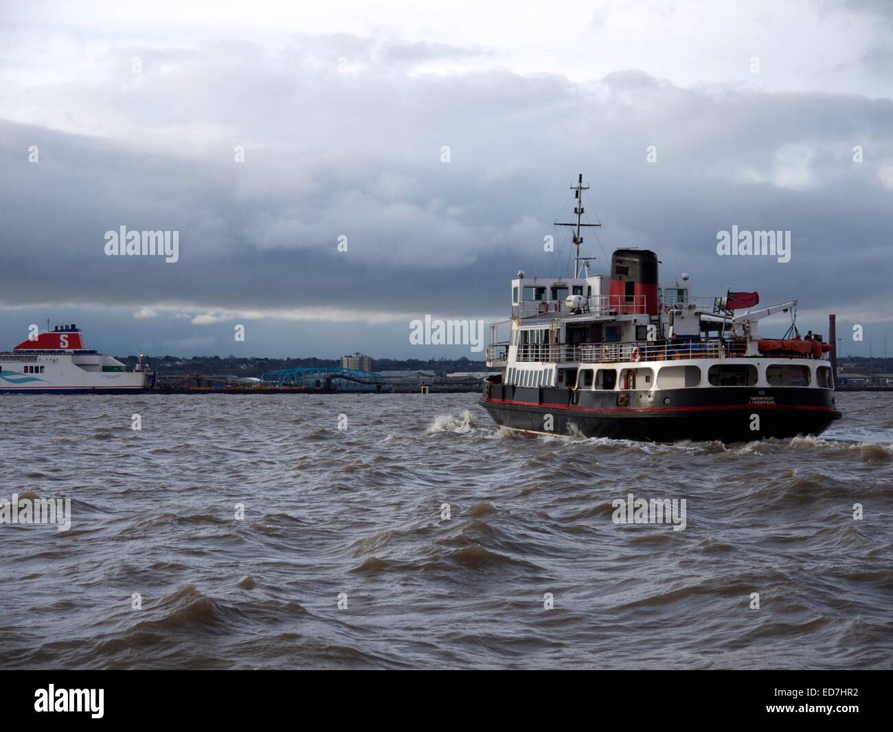 Ferry from Liverpool to Birkenhead, across the river Mersey Stock Photo ...