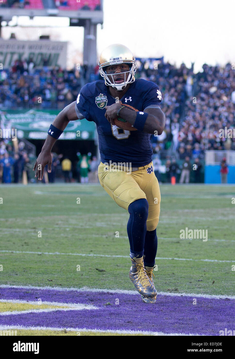 Nashville, Tennessee, USA. 30th Dec, 2014. Notre Dame quarterback Malik ...