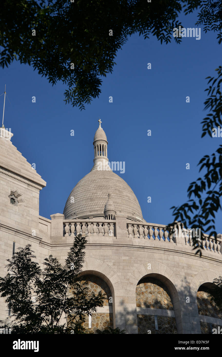 Basilique of the Sacré Coeur, steps leading to the church at the top of ...