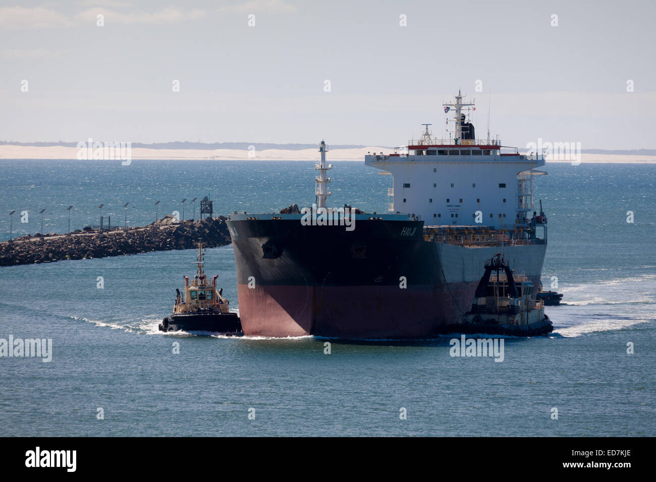 Bulk Carrier coal ship entering the Hunter River to load coal at ...