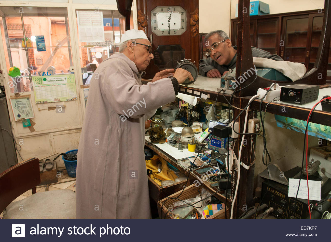 Clockmaker Shop Stock Photos & Clockmaker Shop Stock Images - Alamy