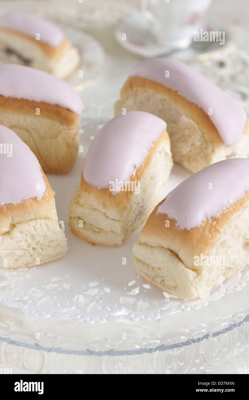 Iced finger buns hi-res stock photography and images - Alamy