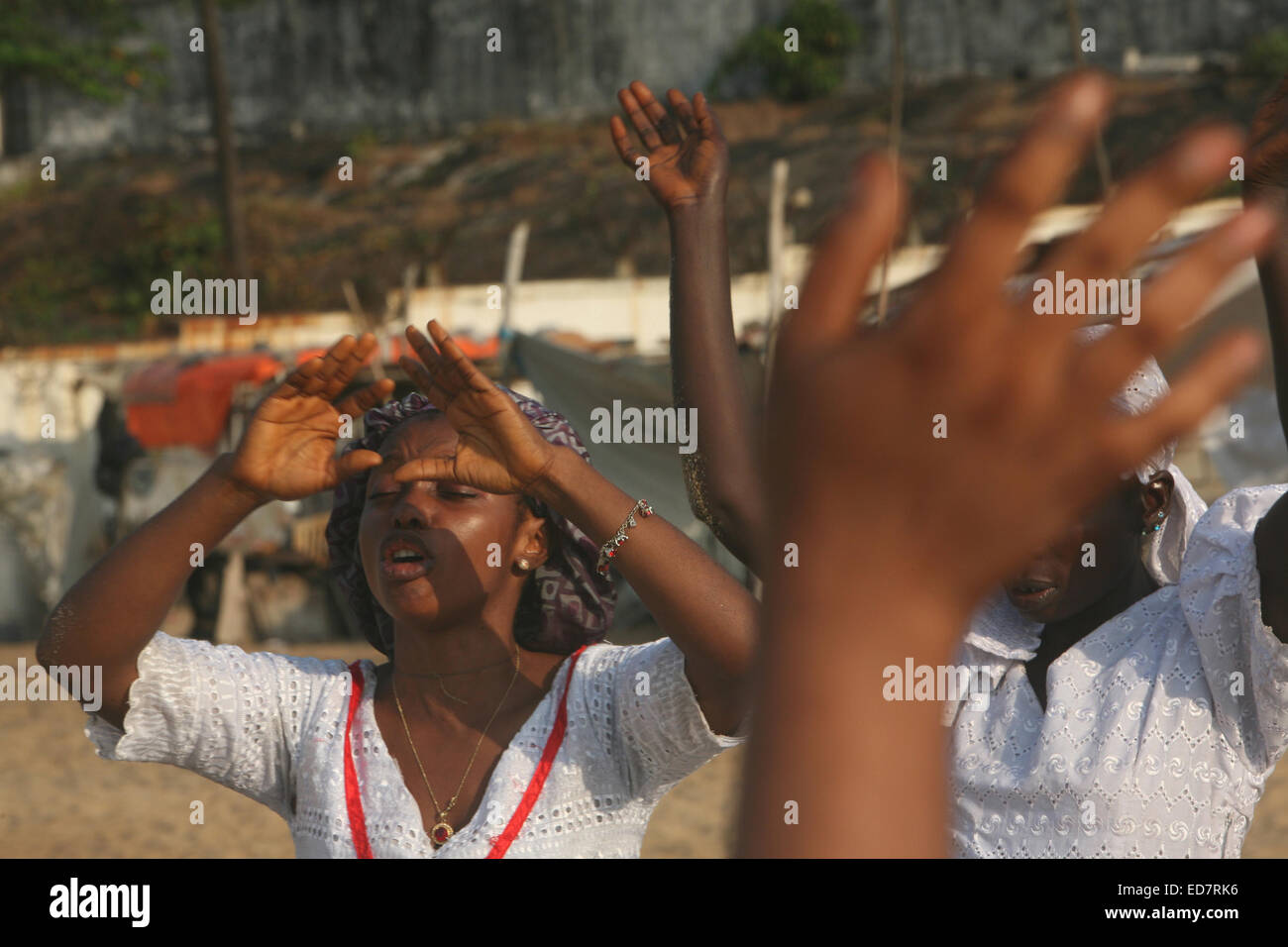 Monrovia, Liberia. 31st Dec, 2014. Liberian women pray on the morning ...