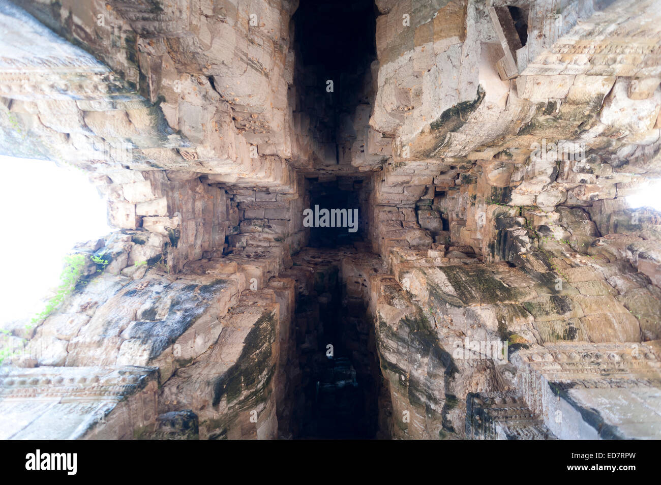 Gate entrance to Angkor Thom, UNESCO World Heritage Site, Angkor, Siem ...