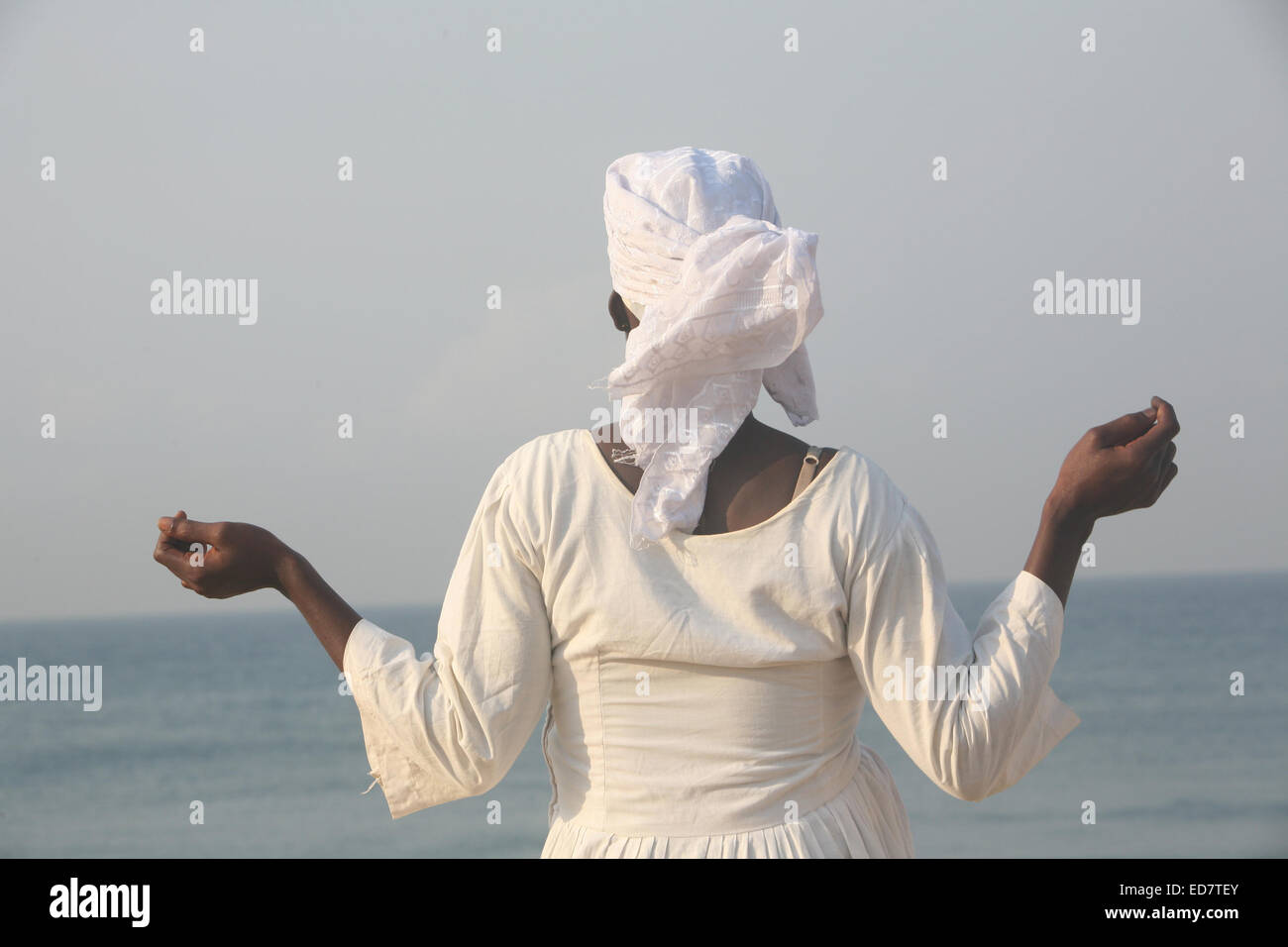Monrovia, Liberia. 31st Dec, 2014. Liberian women pray on the morning ...