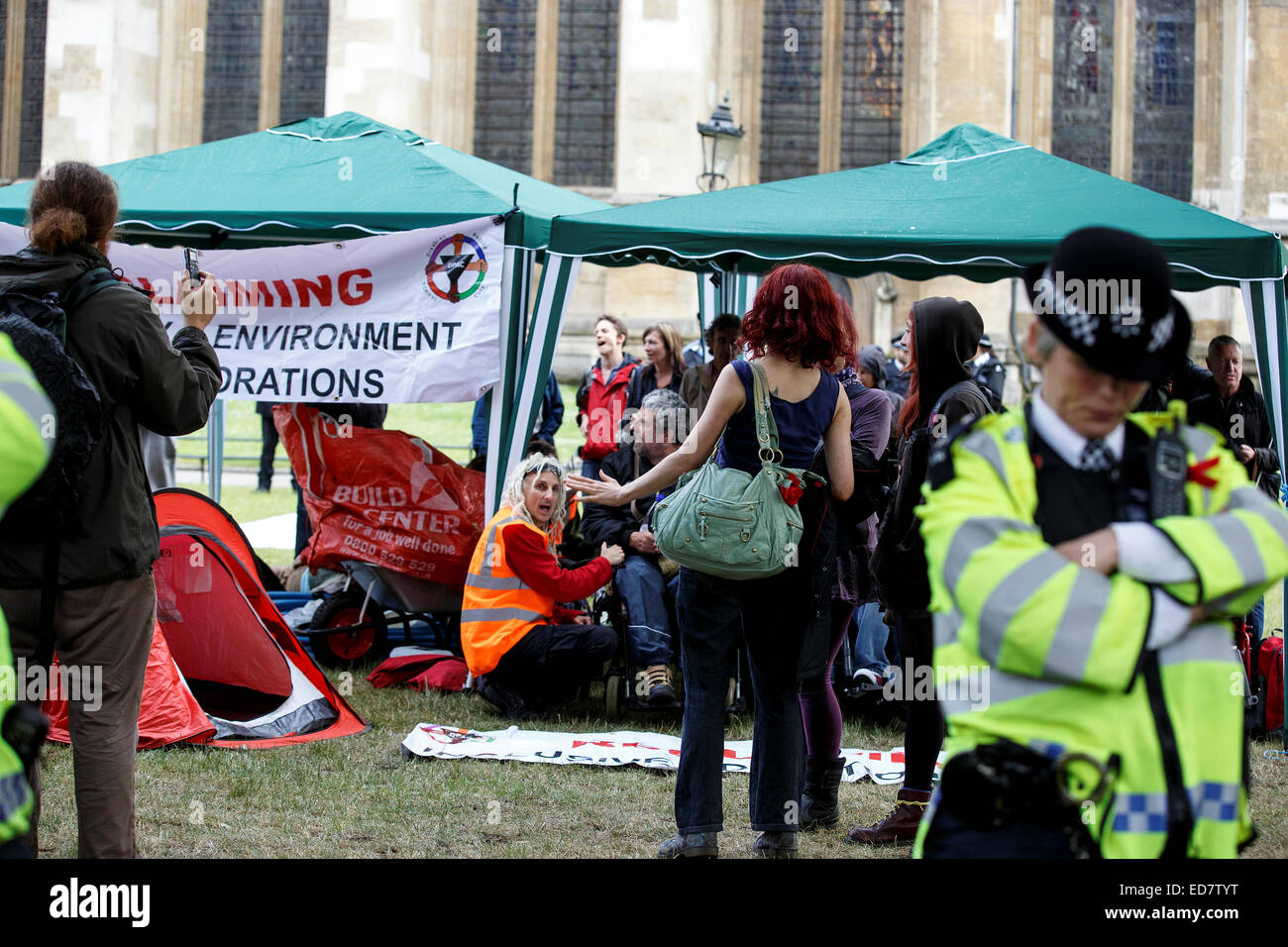 Protestors attempted to occupy the grounds of Westminster Abbey as a ...
