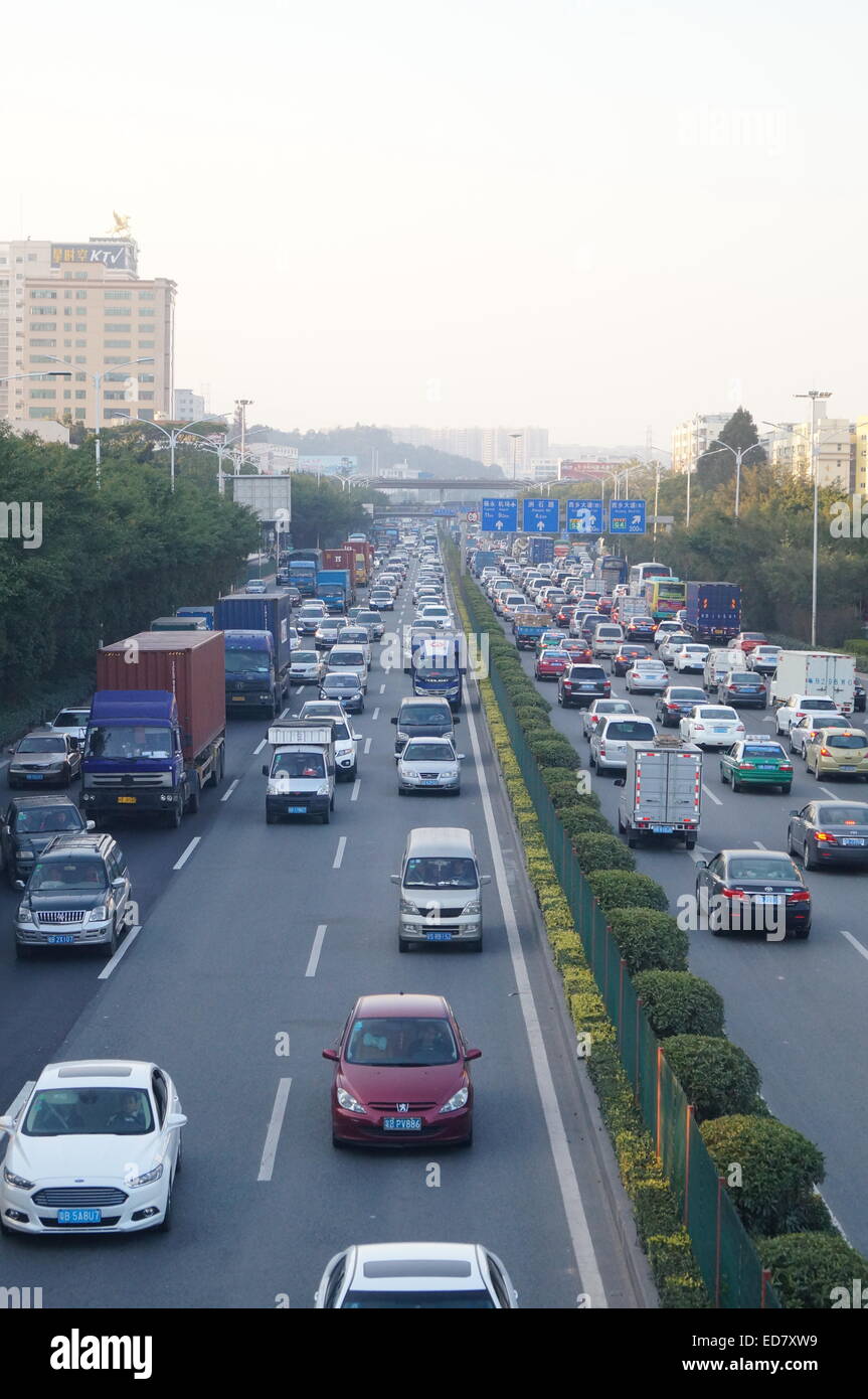 Shenzhen's congested road traffic Stock Photo - Alamy