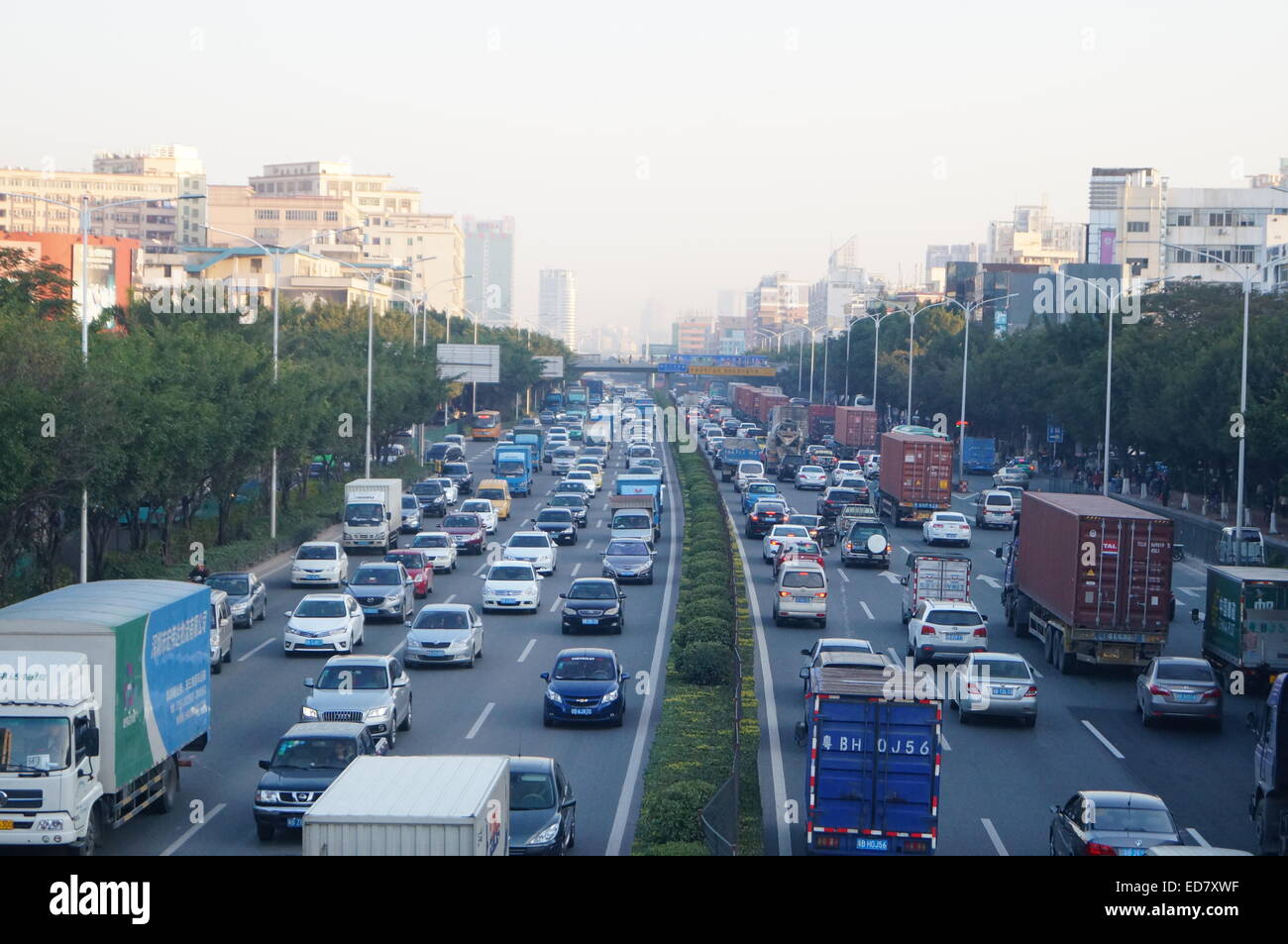 Shenzhen's congested road traffic Stock Photo - Alamy
