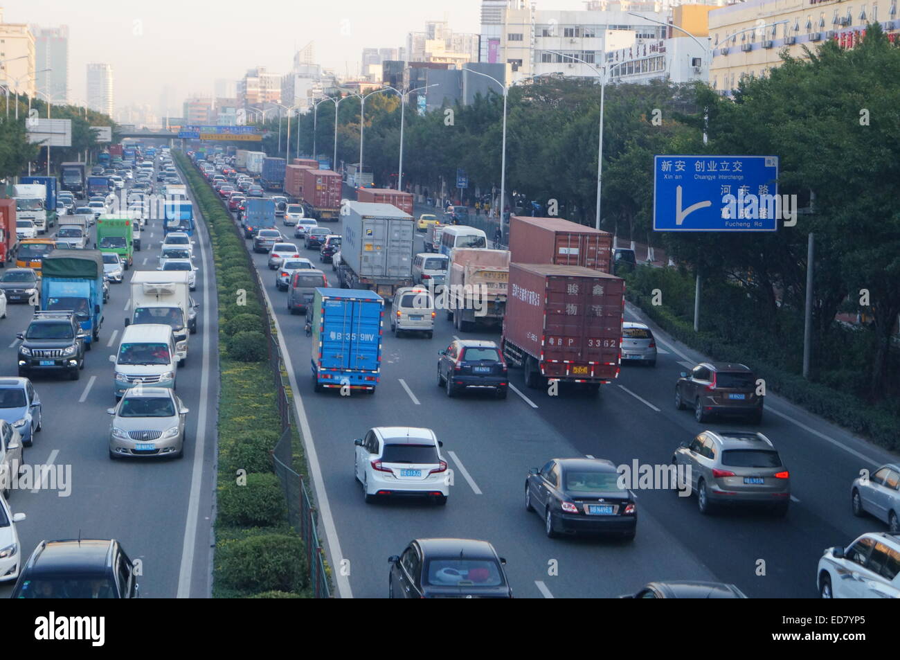Shenzhen's congested road traffic Stock Photo - Alamy