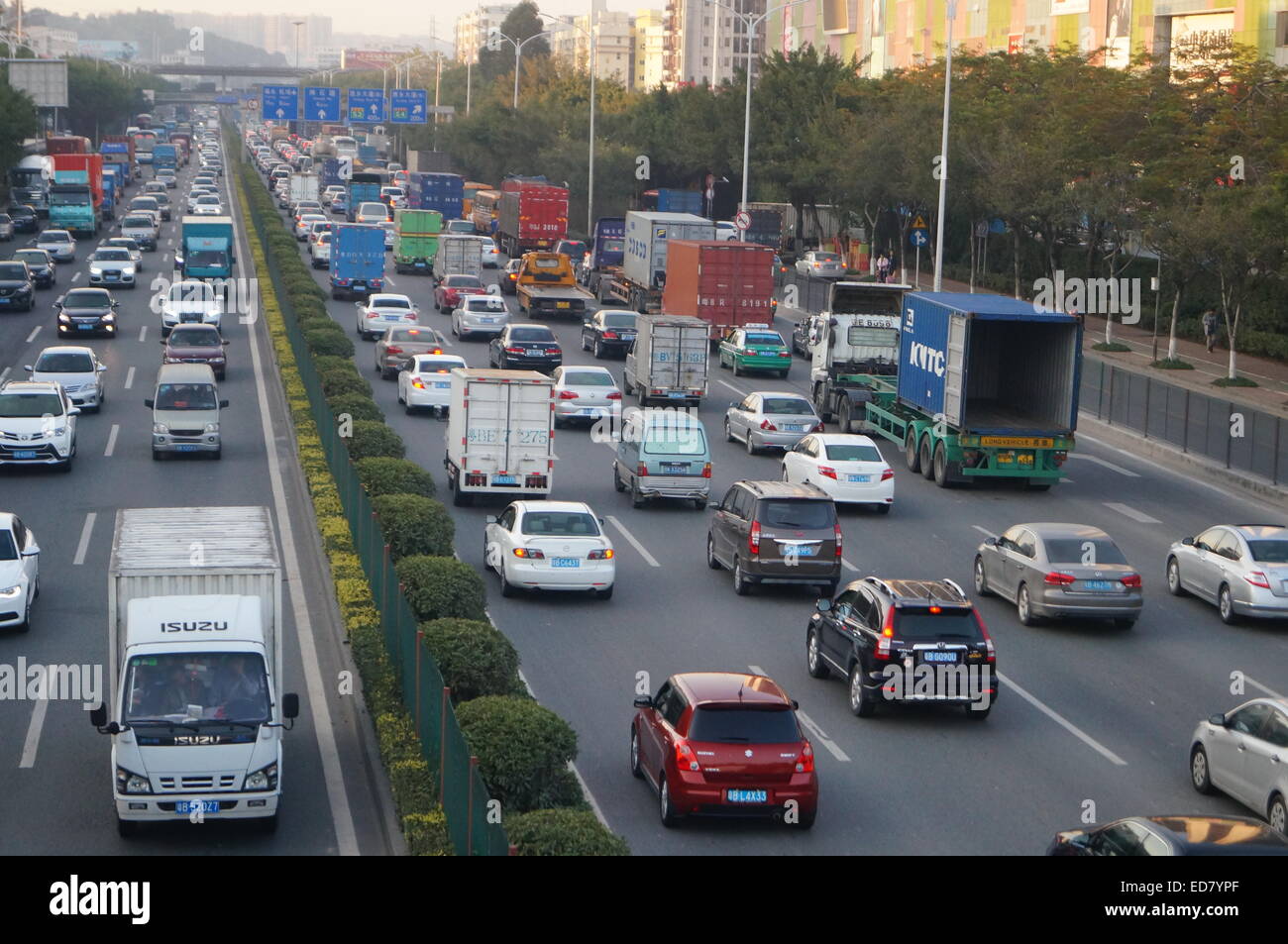 Shenzhen's congested road traffic Stock Photo - Alamy