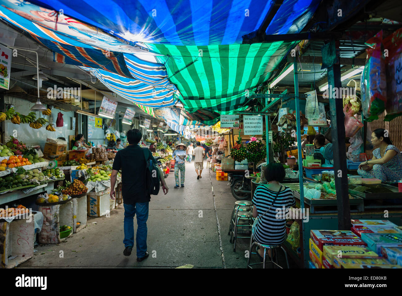 Street market scene in Saigon Stock Photo - Alamy