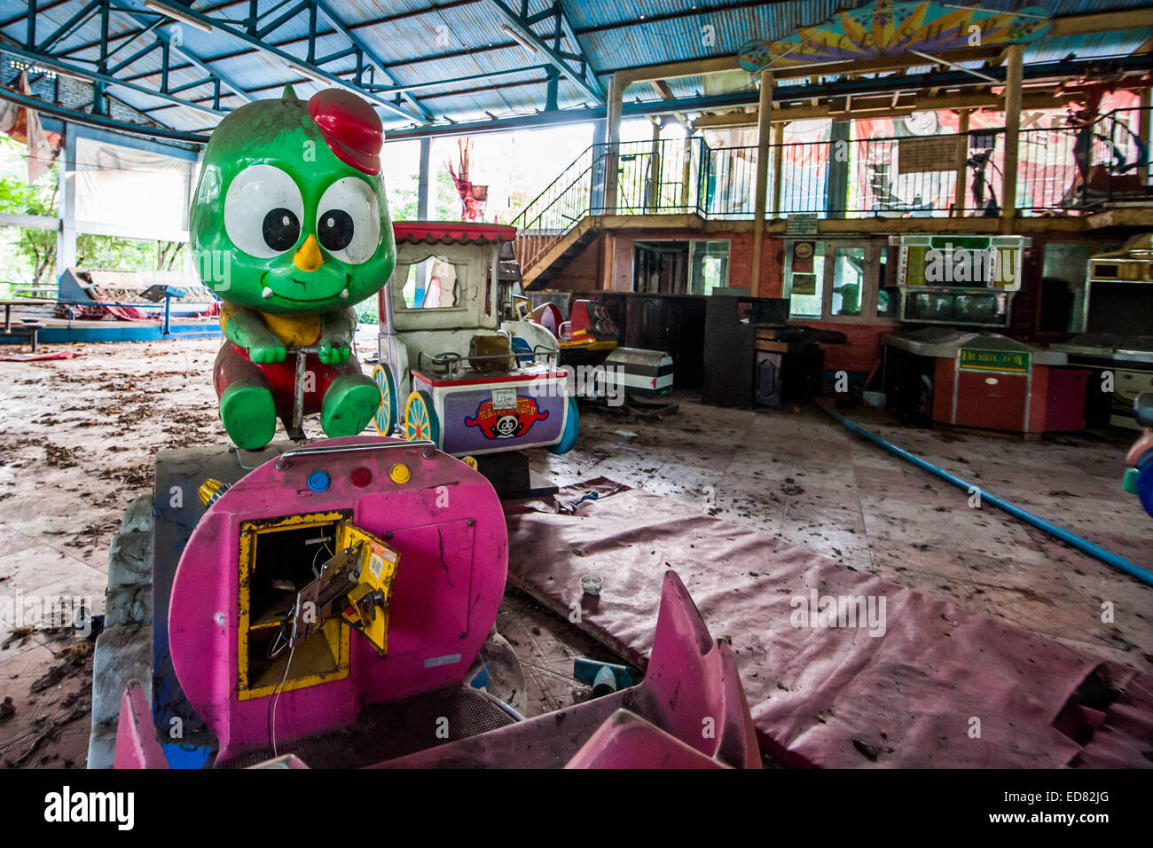 Derelict fair ground ride at Yangon abandoned amusement park Stock ...