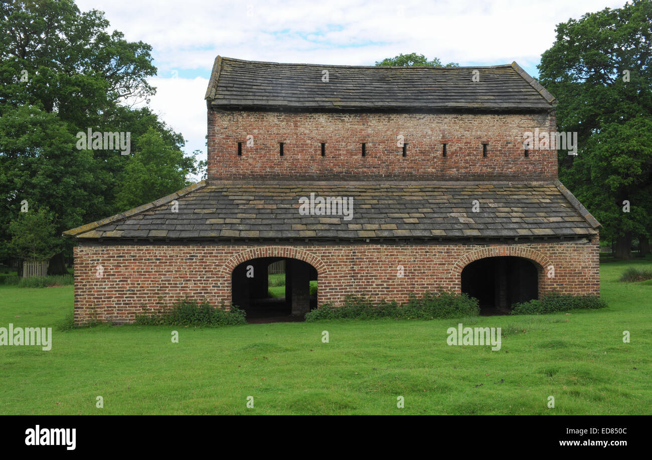 Dunham Massey Spring High Resolution Stock Photography and Images - Alamy
