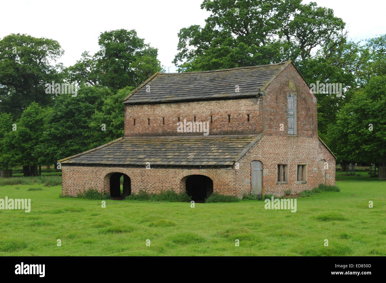 Dunham Massey Spring High Resolution Stock Photography and Images - Alamy