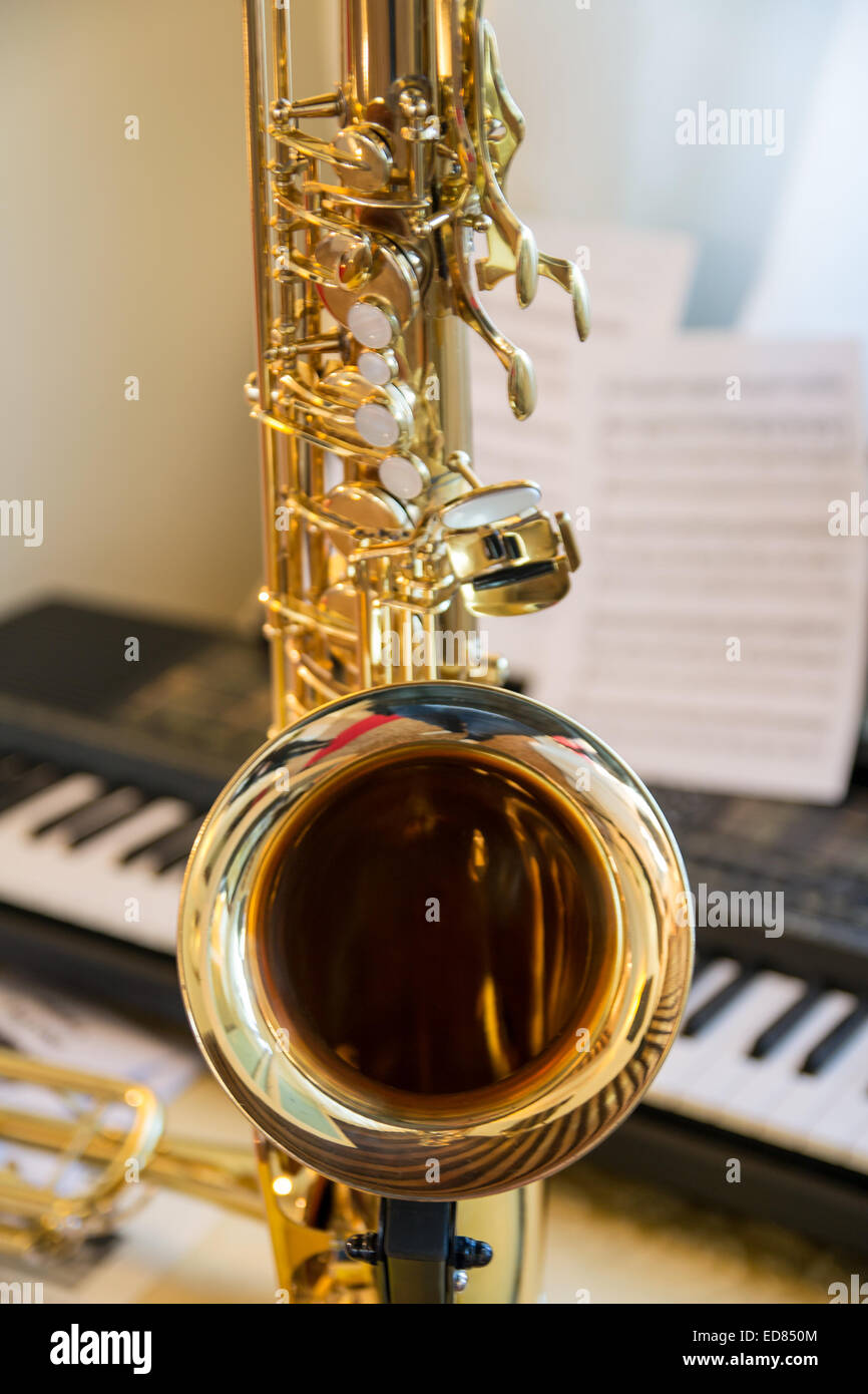 Closeup saxophone detail hi-res stock photography and images - Alamy