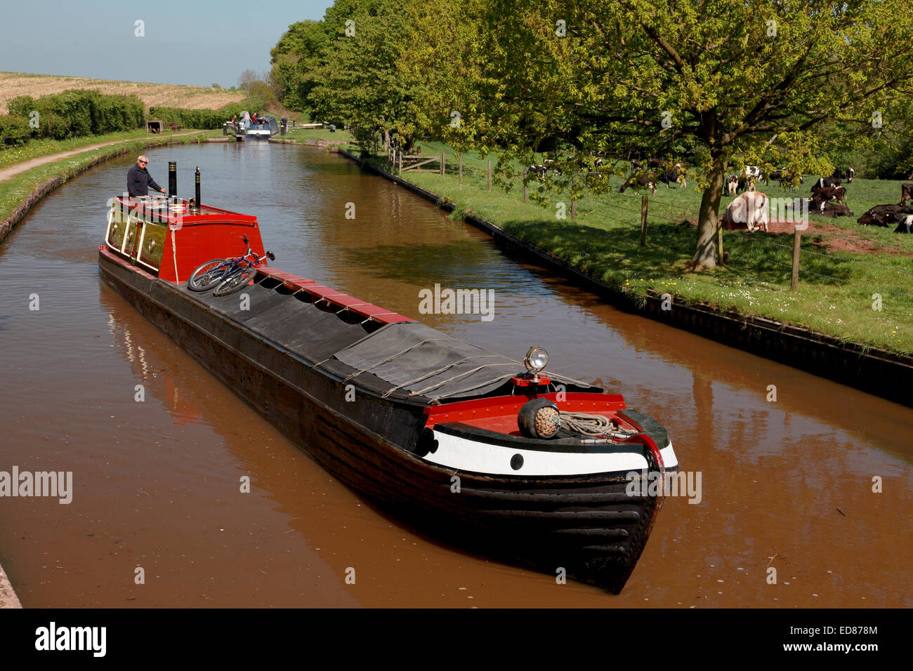 Working narrowboat hi-res stock photography and images - Alamy