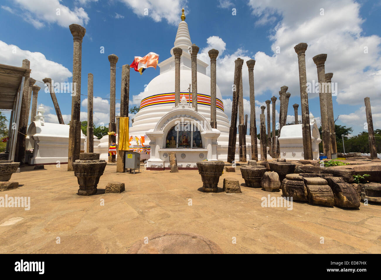 Sri lankan temple dome hi-res stock photography and images - Alamy