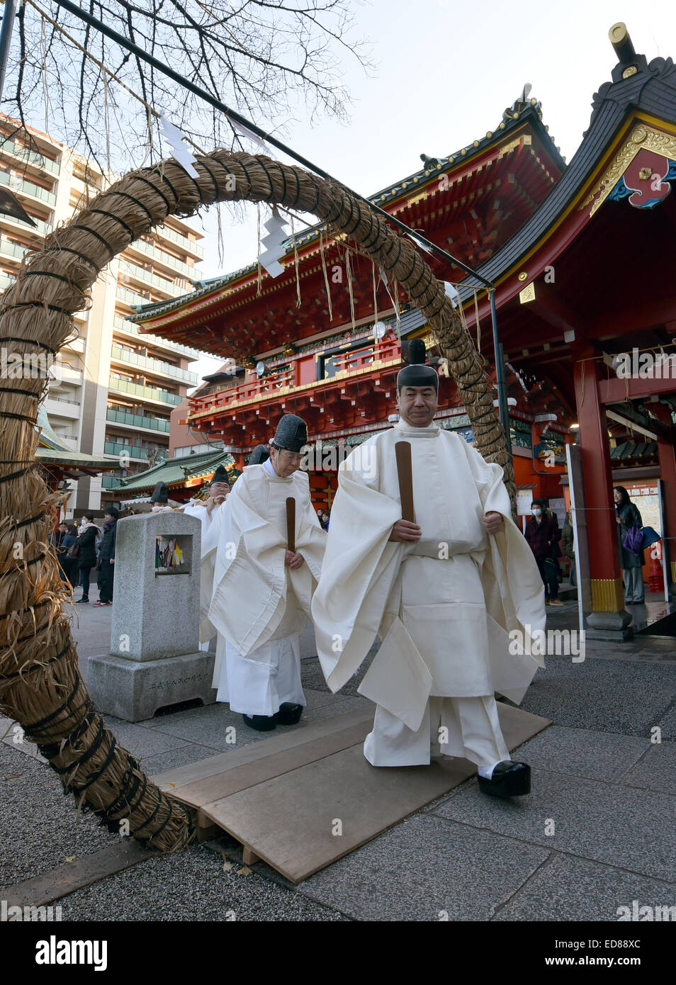 Shinto japan new year hi-res stock photography and images - Alamy
