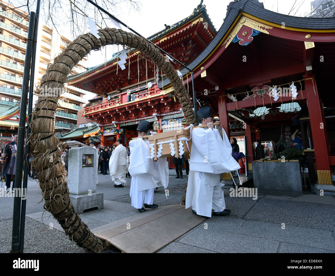Shinto japan new year hi-res stock photography and images - Alamy